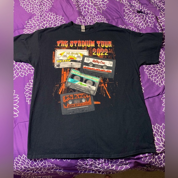 Gildan | Shirts | The Stadium Tour 222 Featuring Def Leppard Motley ...